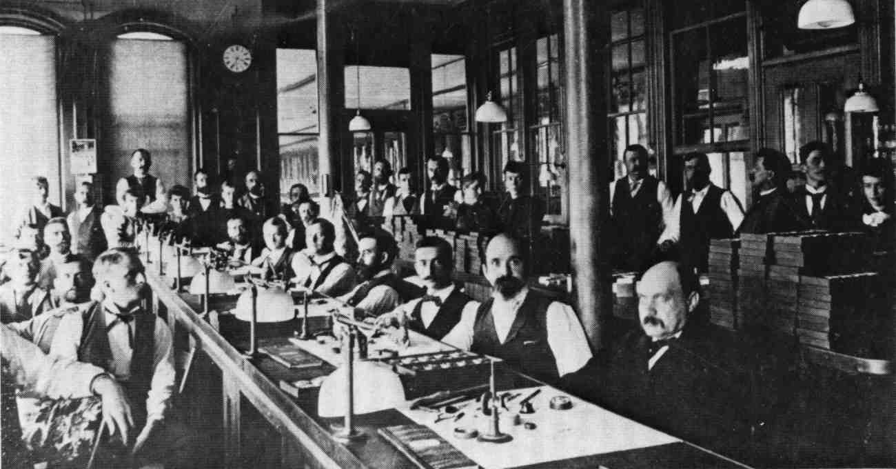 Migration during Industrial Revolution at emaze Presentation