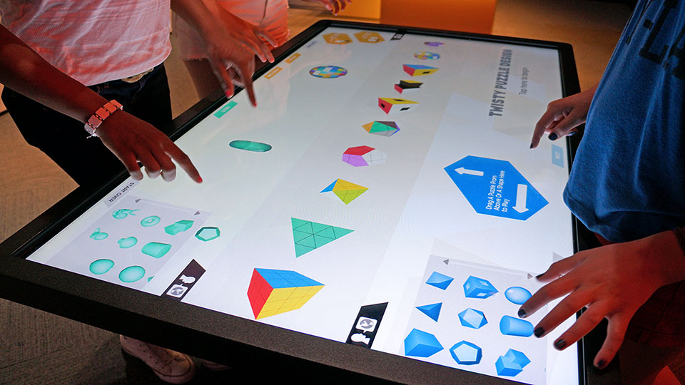 Interactive Tabletop at emaze Presentation