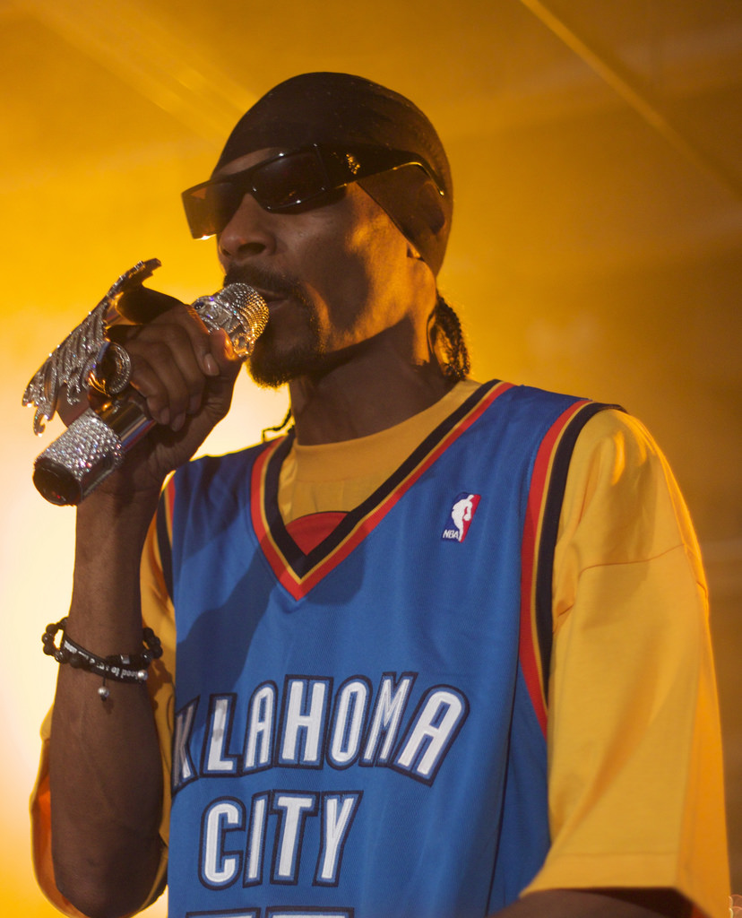 snoop dogg at emaze Presentation