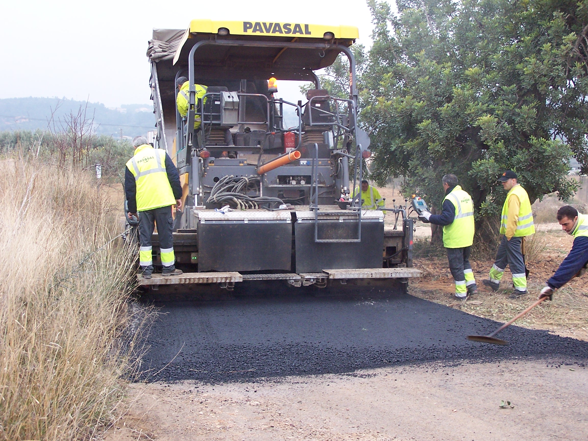 EQUIPOS DE PAVIMENTACIÓN on emaze