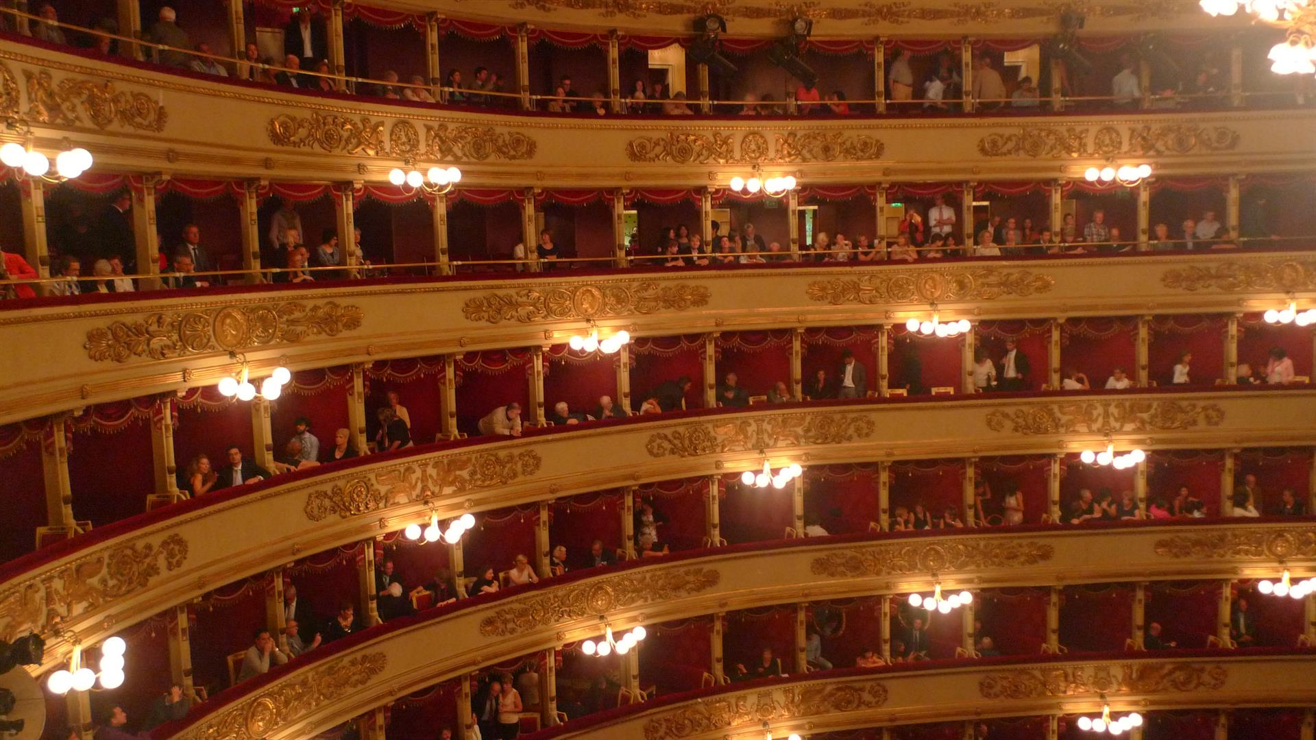 Italy at emaze Presentation