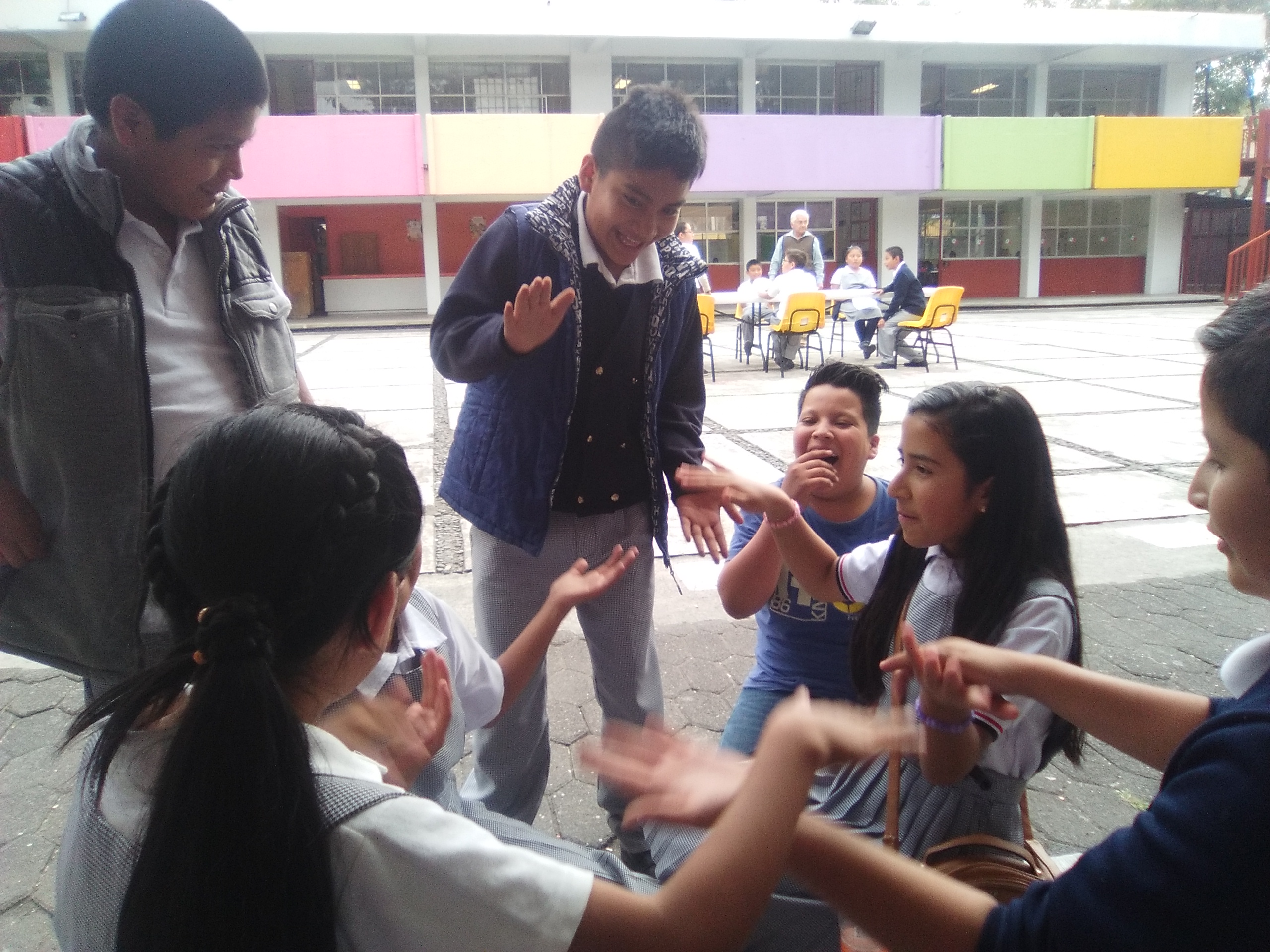 Así es mi escuela at emaze Presentation