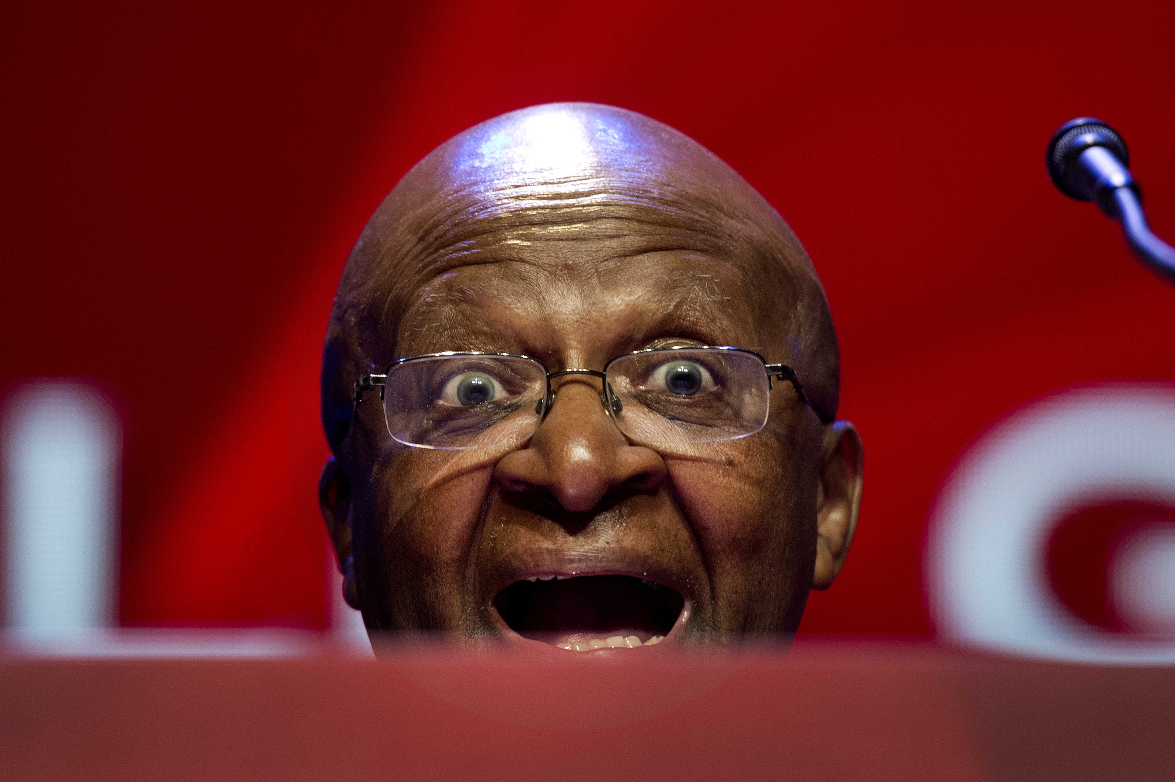 Desmond Tutu at emaze Presentation