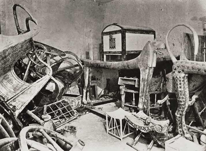 Why Was Tomb Robbery at emaze Presentation