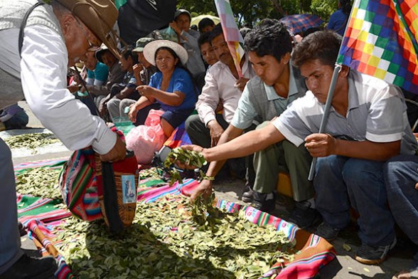 COMO HABLA LA COCA at emaze Presentation