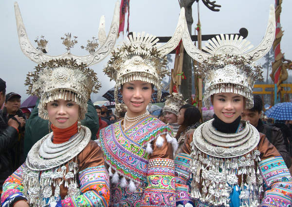 tRADITIONAL COSTUMES on emaze