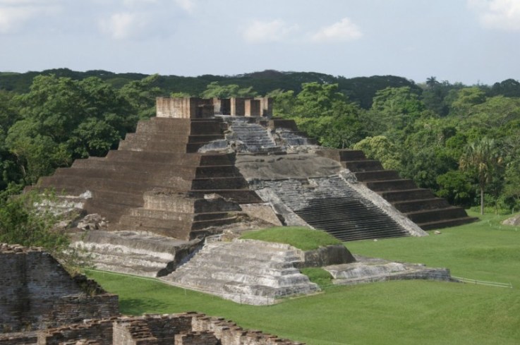 The Olmec at emaze Presentation