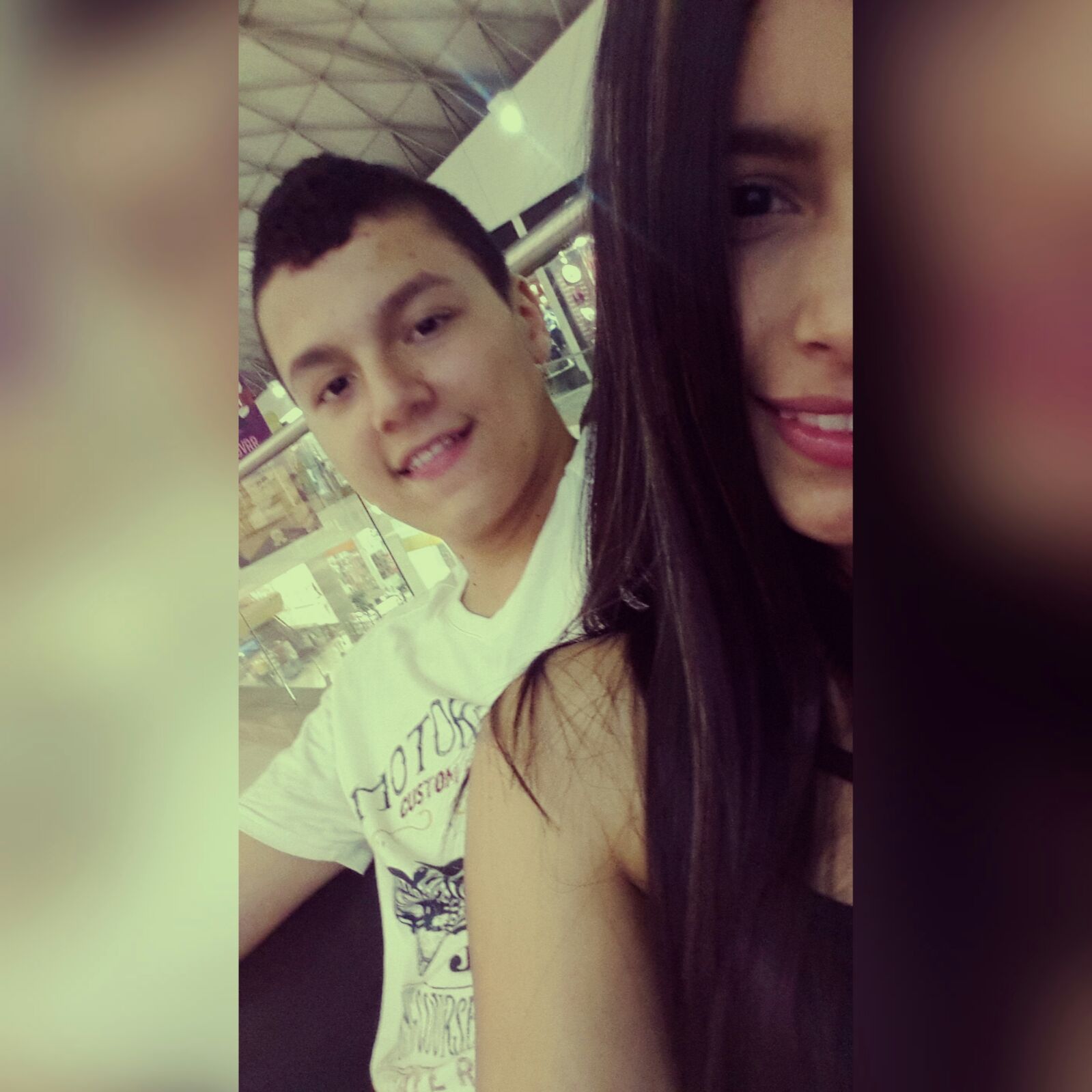 shakira at emaze Presentation