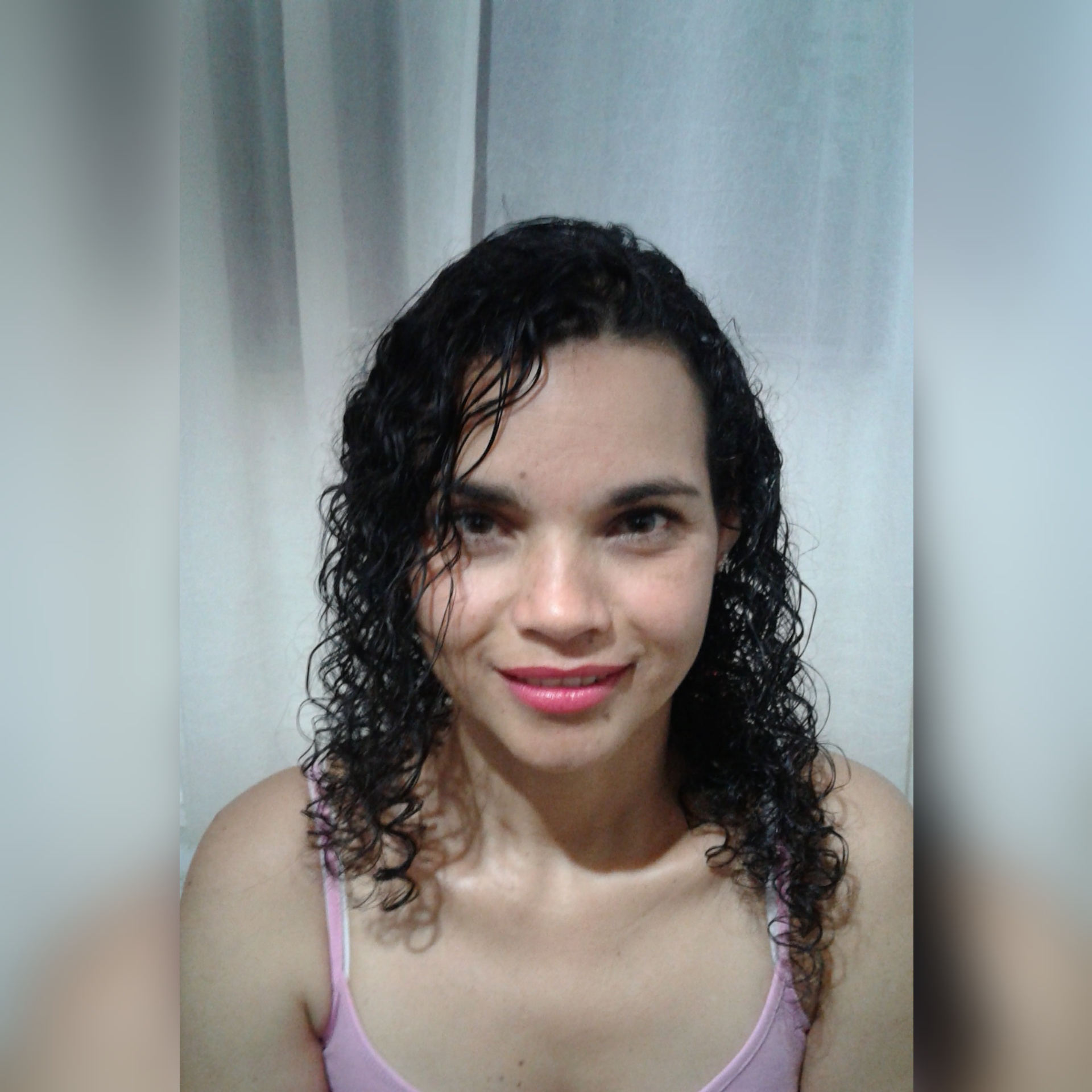 shakira at emaze Presentation