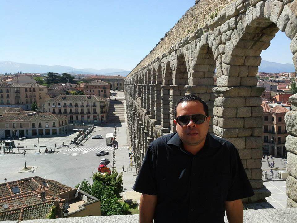 Edgar Alexander at emaze Presentation