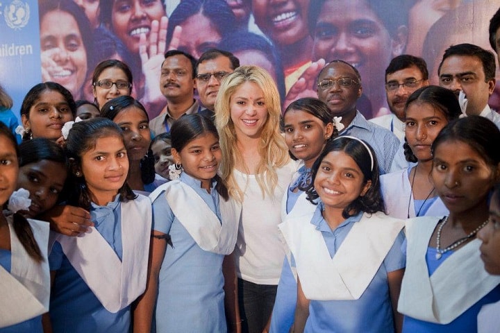 Shakira at emaze Presentation