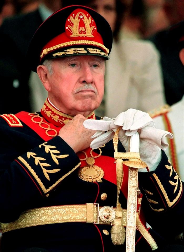 NEOLIBERALISMO on emaze