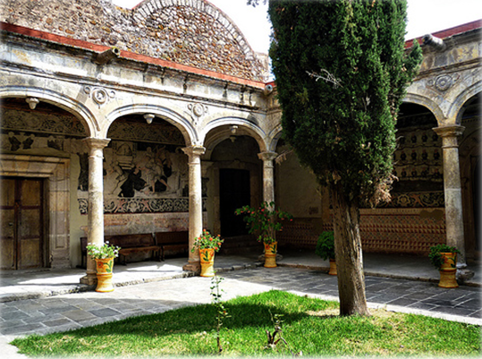 Charo at emaze Presentation