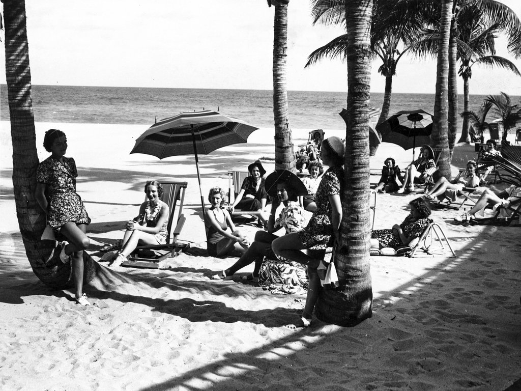 History of Miami bbbb at emaze Presentation