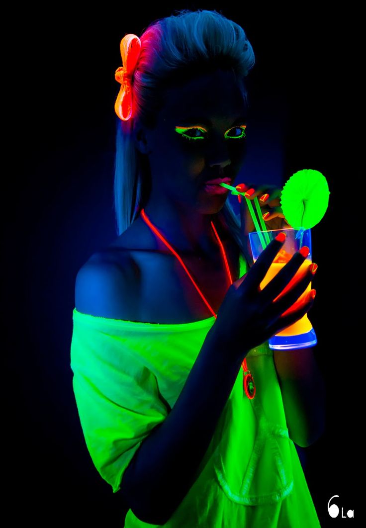Neon party! on emaze
