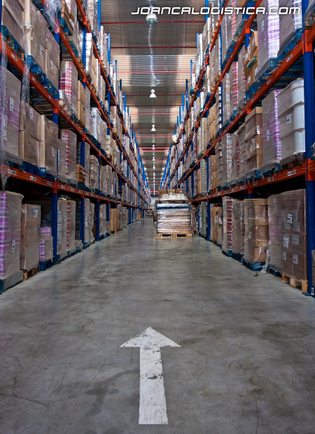 LAYOUT DE ALMACENES.pptx copy1 on emaze