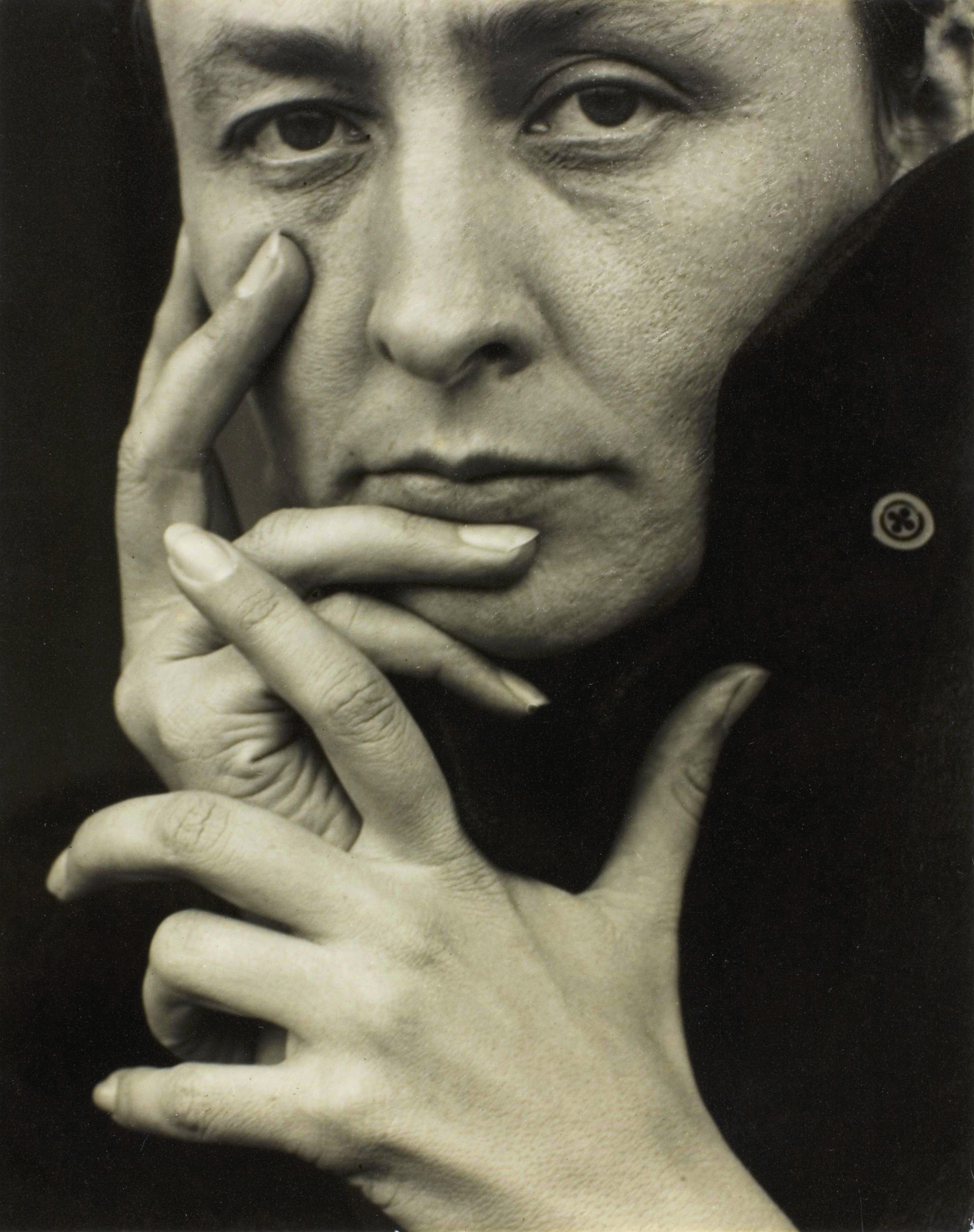 Alfred Stieglitz at emaze Presentation