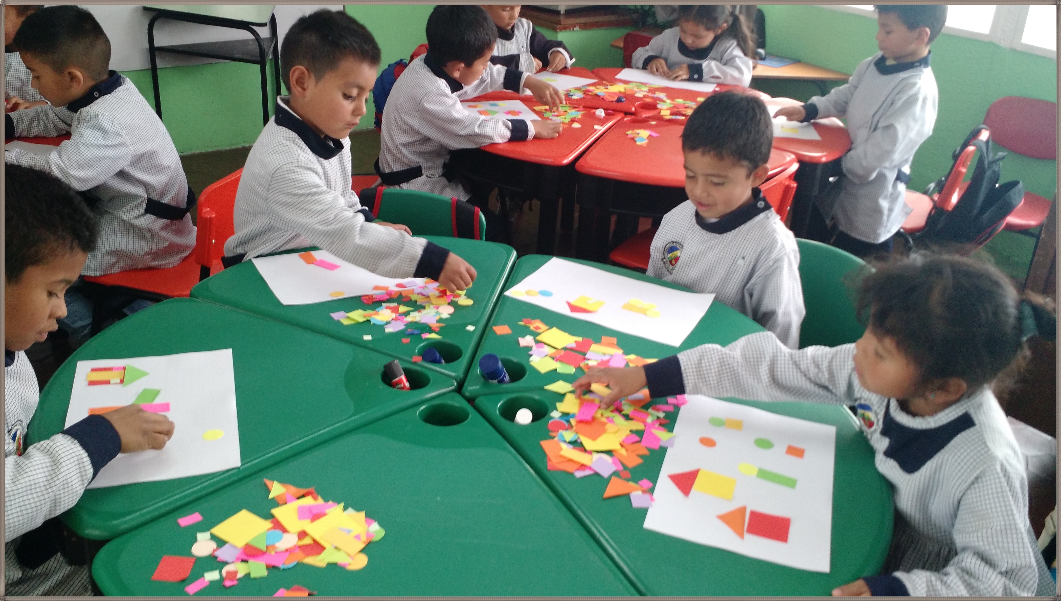 Descubriendo colores y formas on emaze