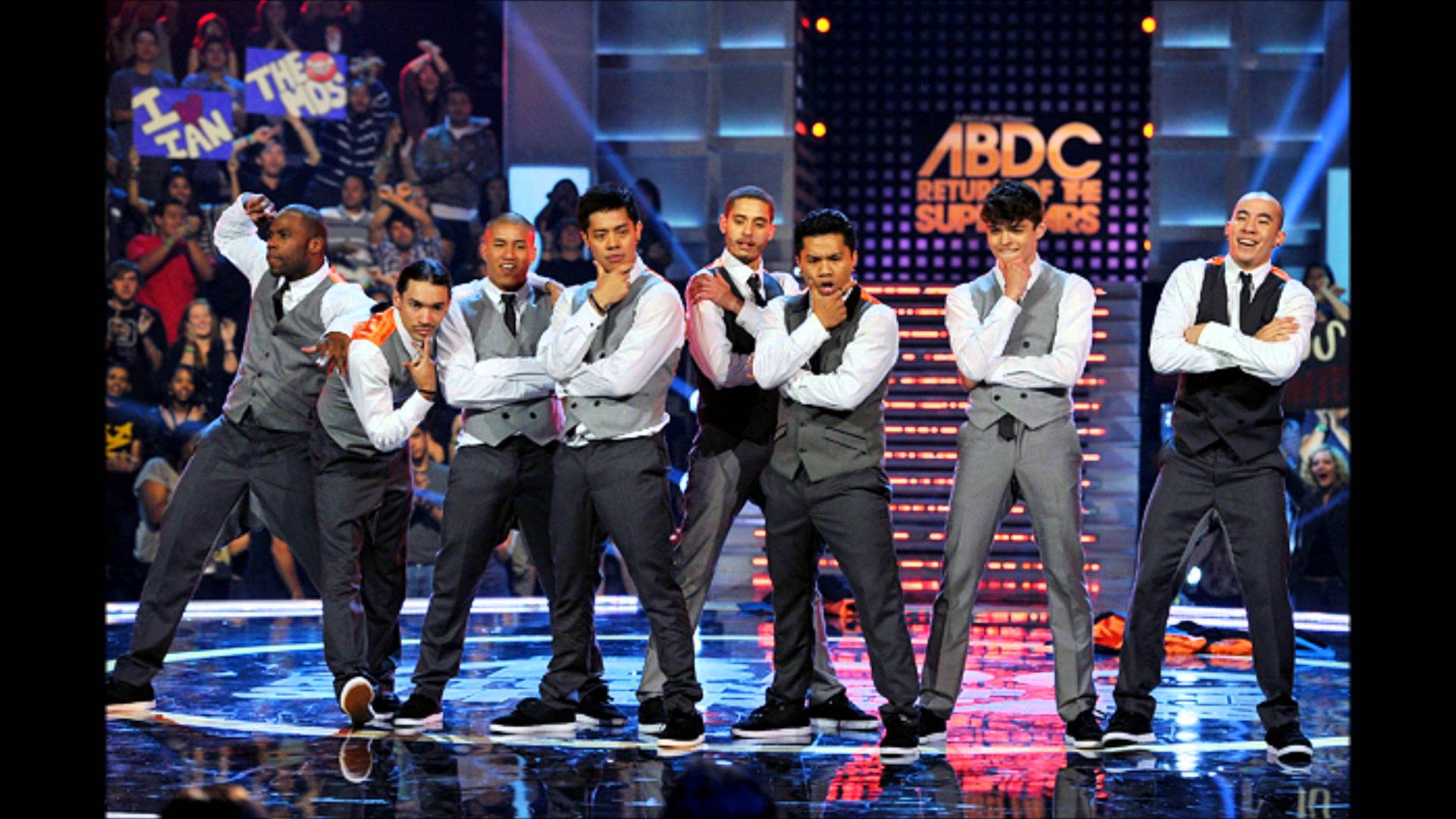 Mos wanted crew at emaze Presentation