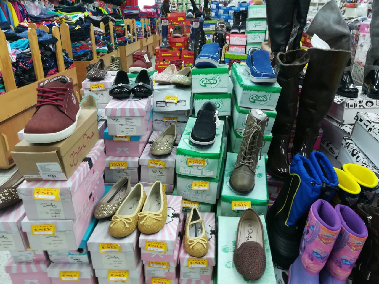 ALMACENES ONLY at emaze Presentation