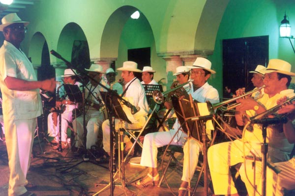 Yucatán.pptx copy1 on emaze