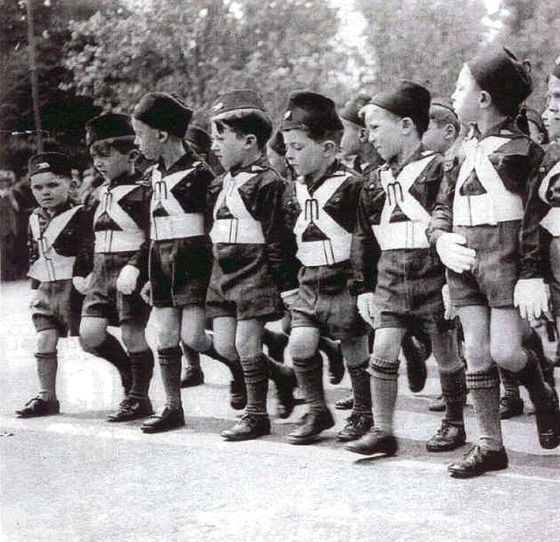 Fascism and the youth at emaze Presentation