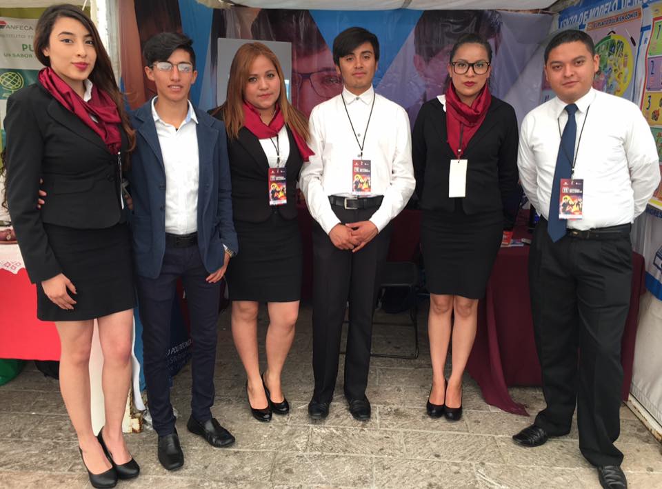 Foro de Egresados at emaze Presentation