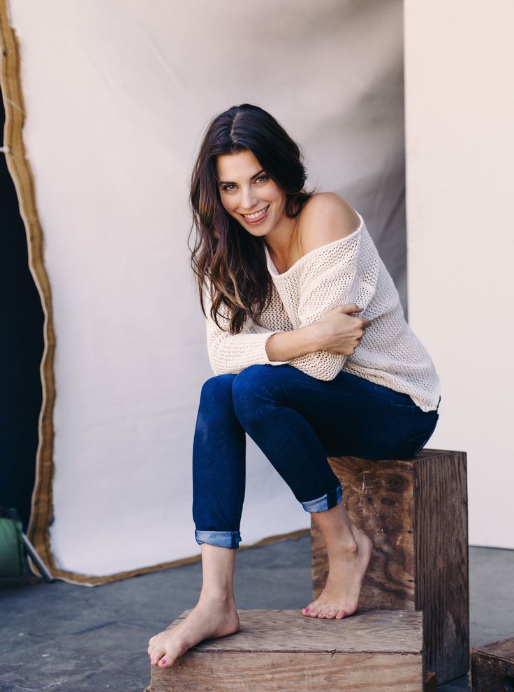 Meghan Ory at emaze Presentation