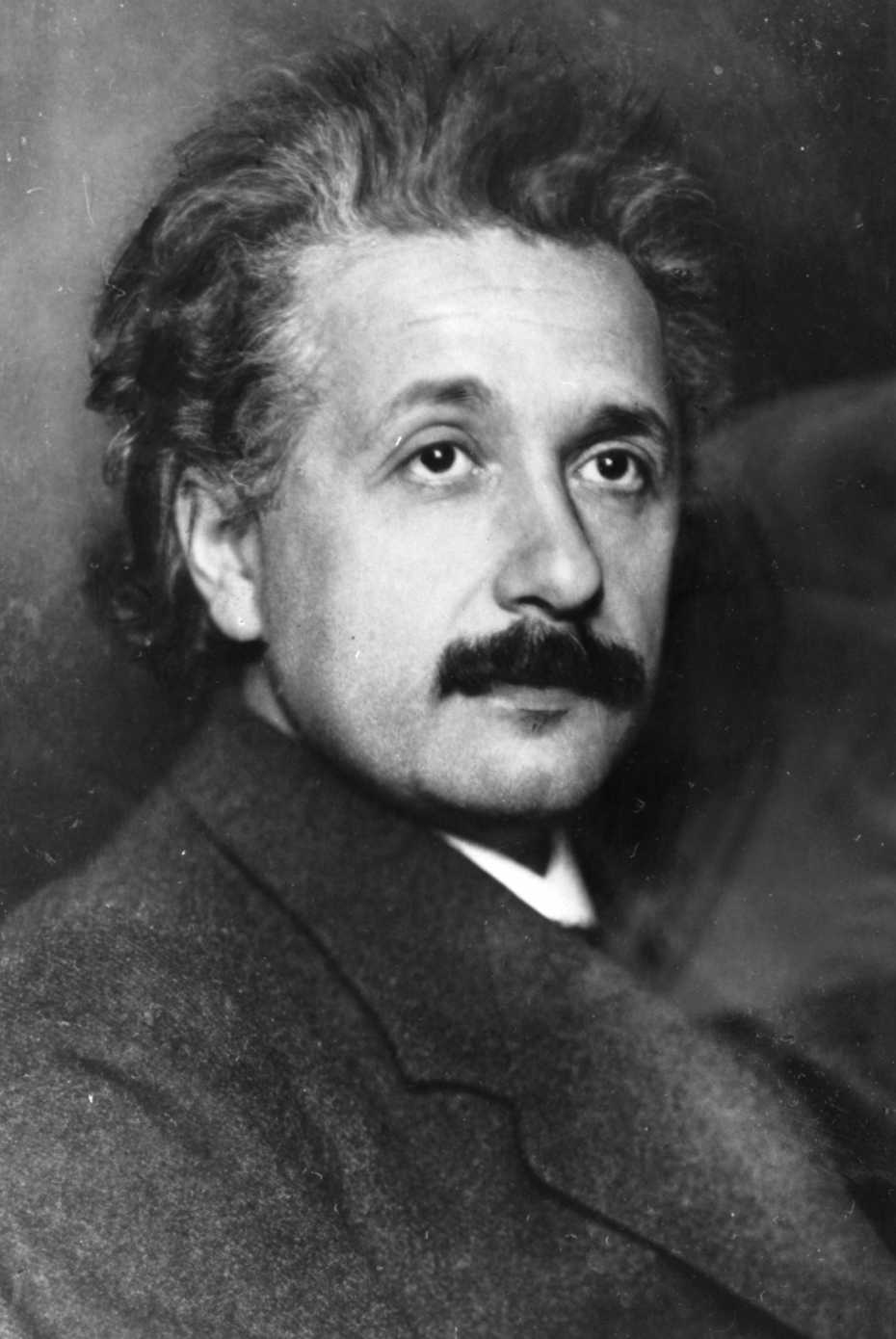 Albert Einstein at emaze Presentation