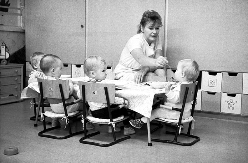 Die Jugend in der DDR on emaze