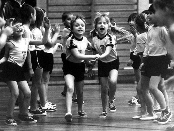 Die Jugend in der DDR on emaze