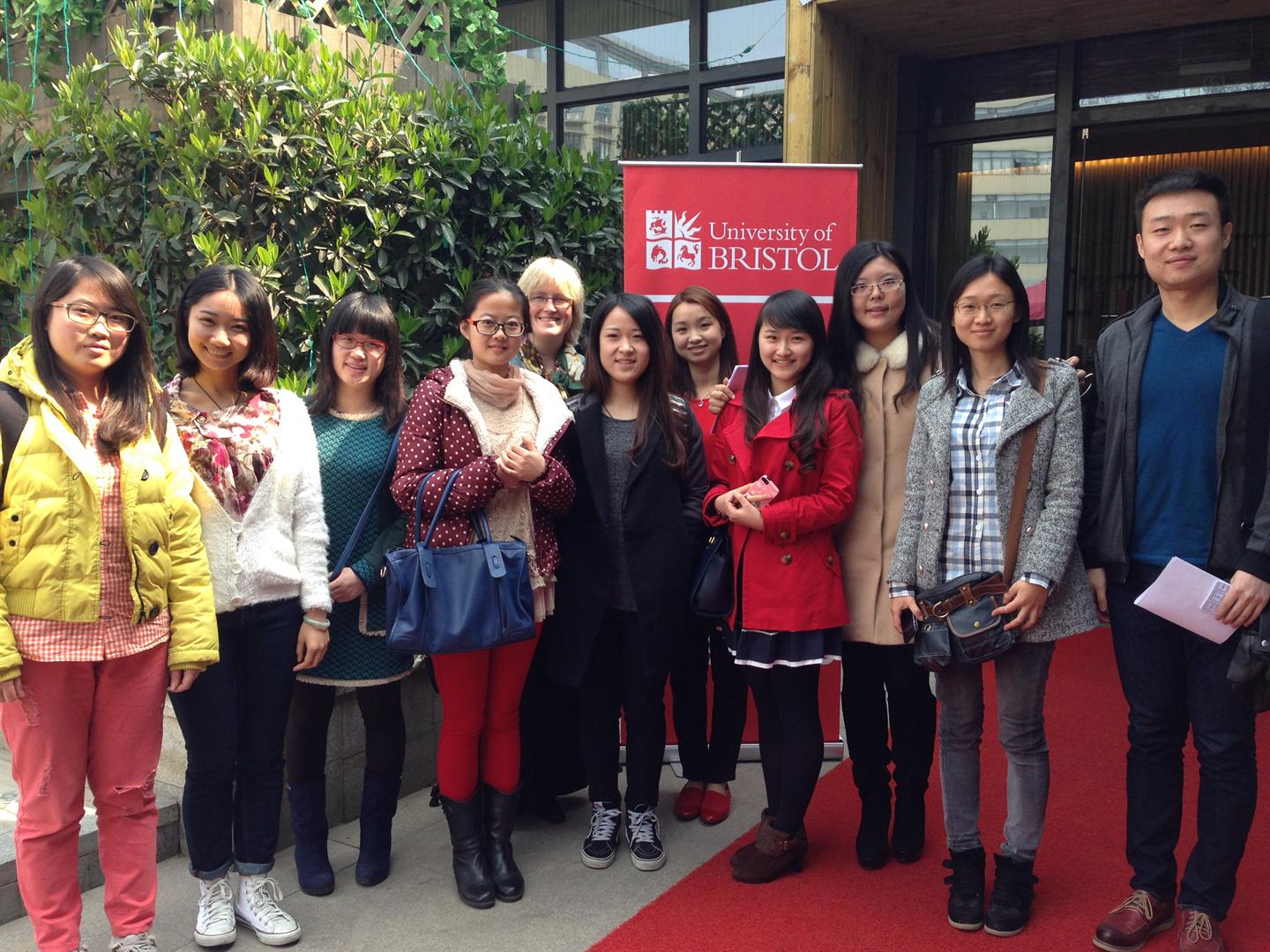 Helen Zhu at emaze Presentation