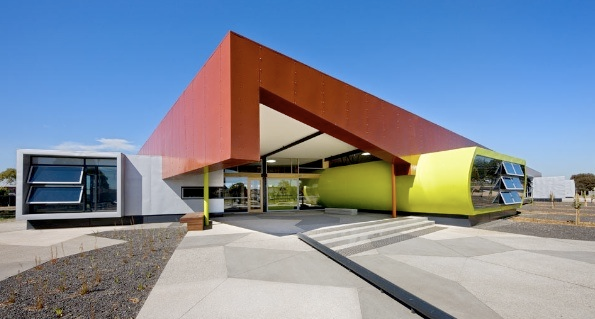 Utopian School at emaze Presentation