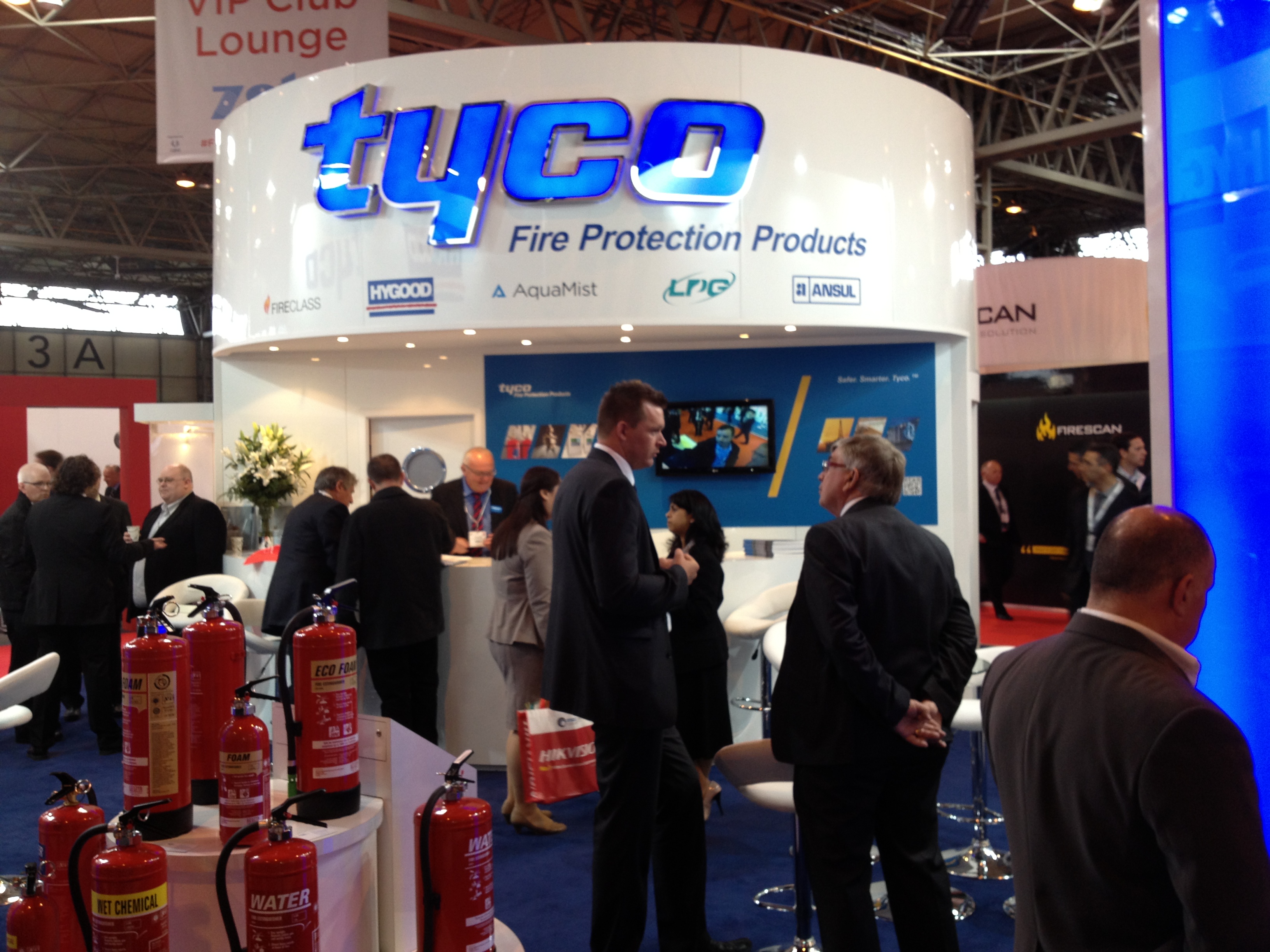 TYCO INTERNACIONAL at emaze Presentation