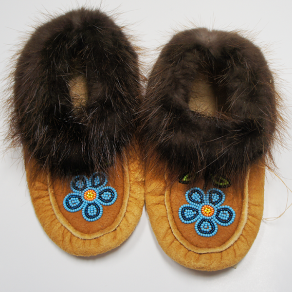 Metis Clothing on emaze