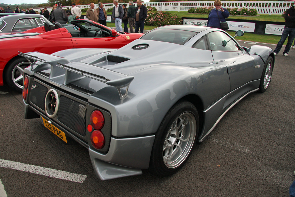 Pagani Evolution at emaze Presentation