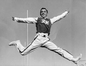 Cheerleading at emaze Presentation