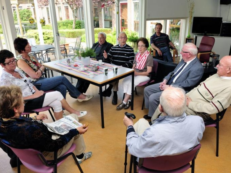 OUDERE ZORGVRAGER on emaze