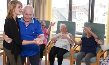 OUDERE ZORGVRAGER on emaze