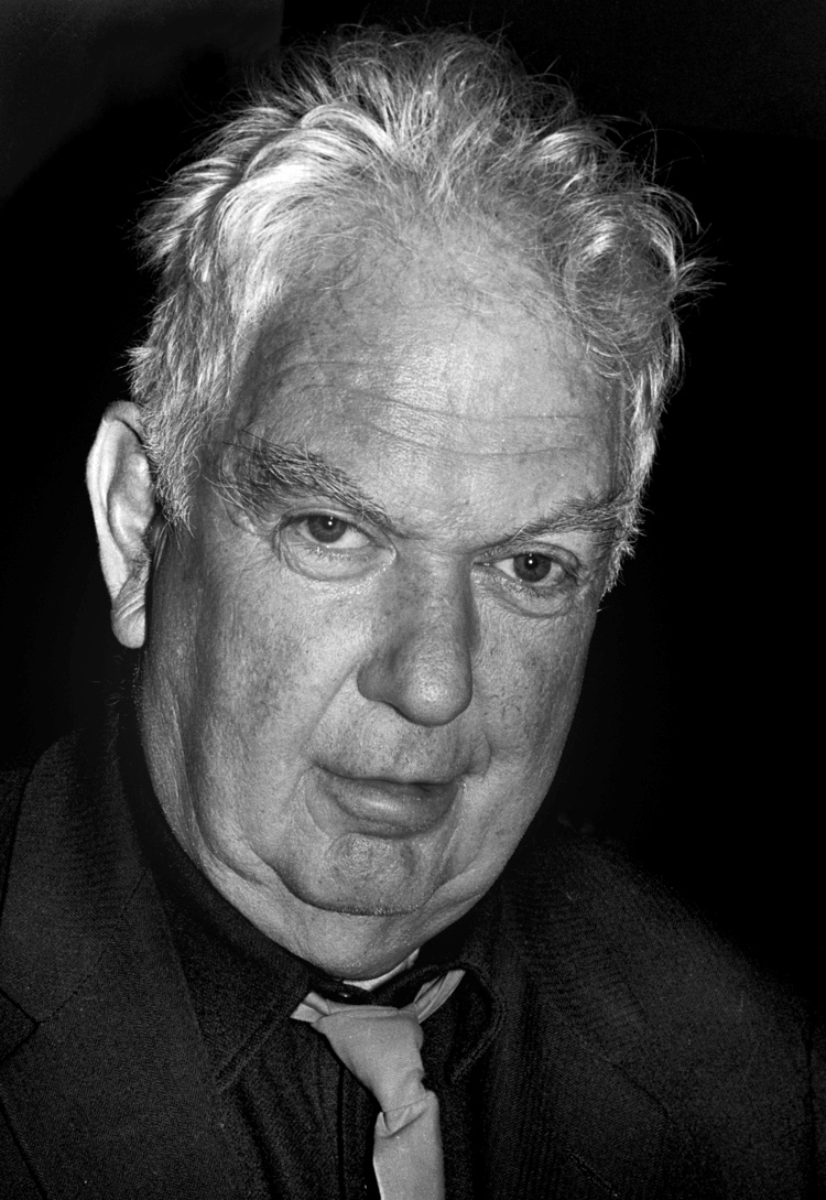 Alexander Calder at emaze Presentation