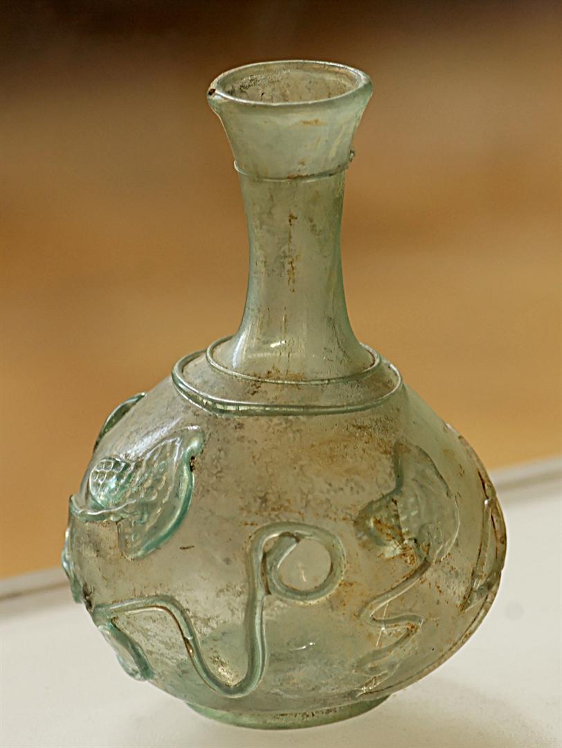 History of Glass at emaze Presentation