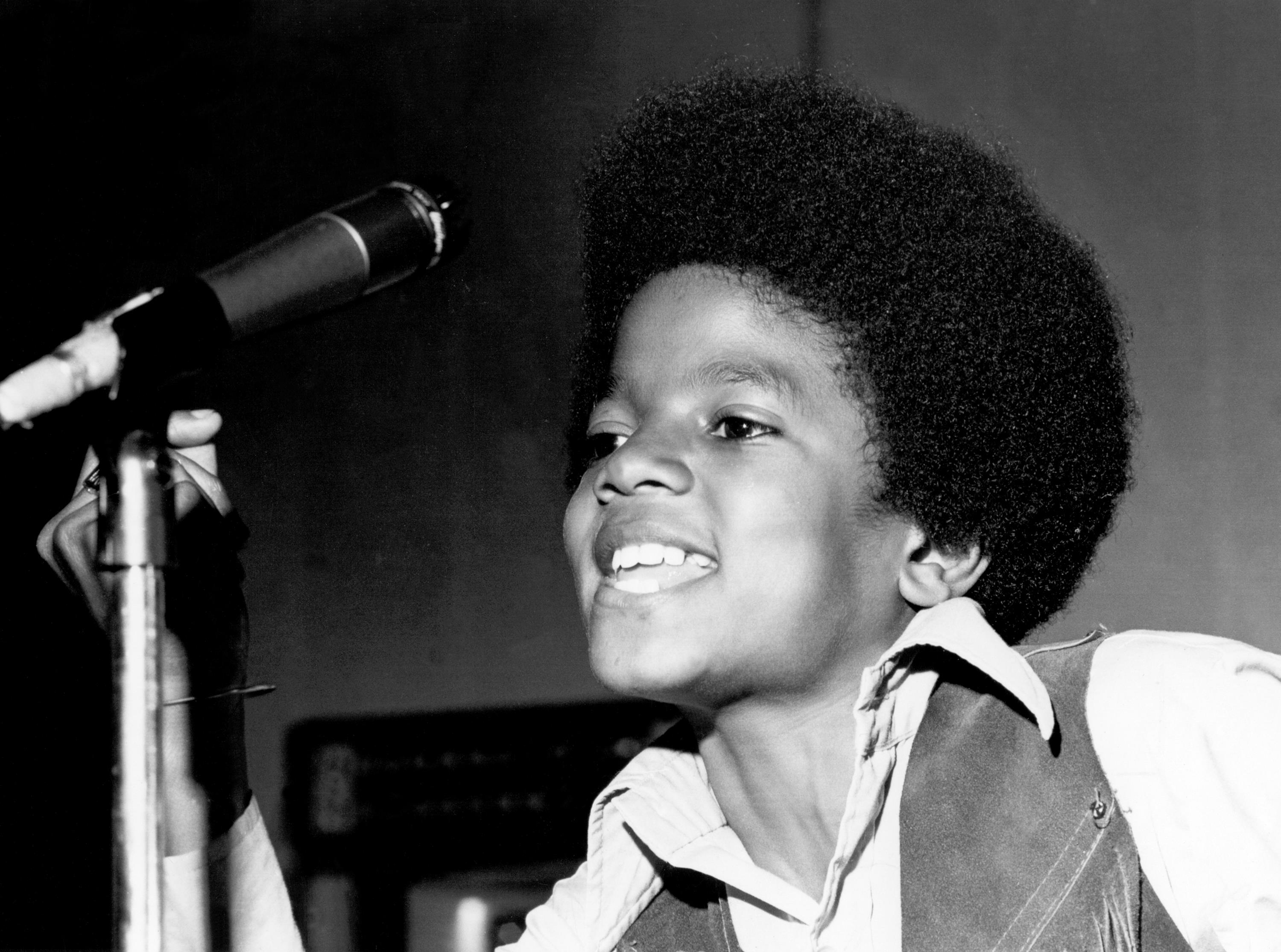 MJ at emaze Presentation