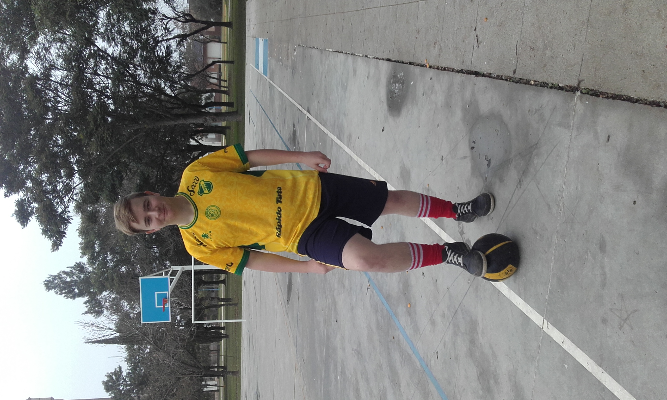 "ULTIMO HOMBRE" on emaze