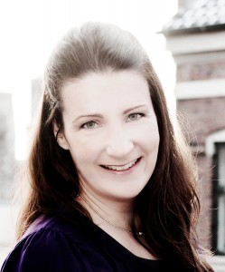 Forfatterportræt Ina Bruhn at emaze Presentation