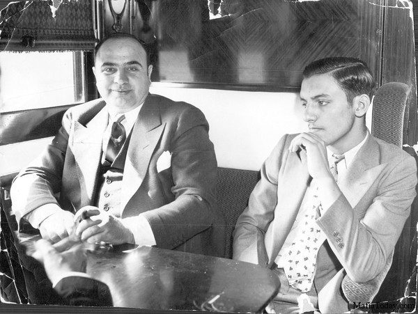 Al CaponeBy: Kayla on emaze