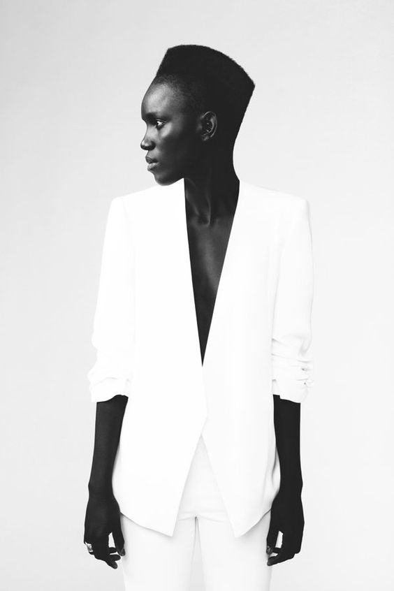 Minimalism in design and why its taking over. at emaze Presentation