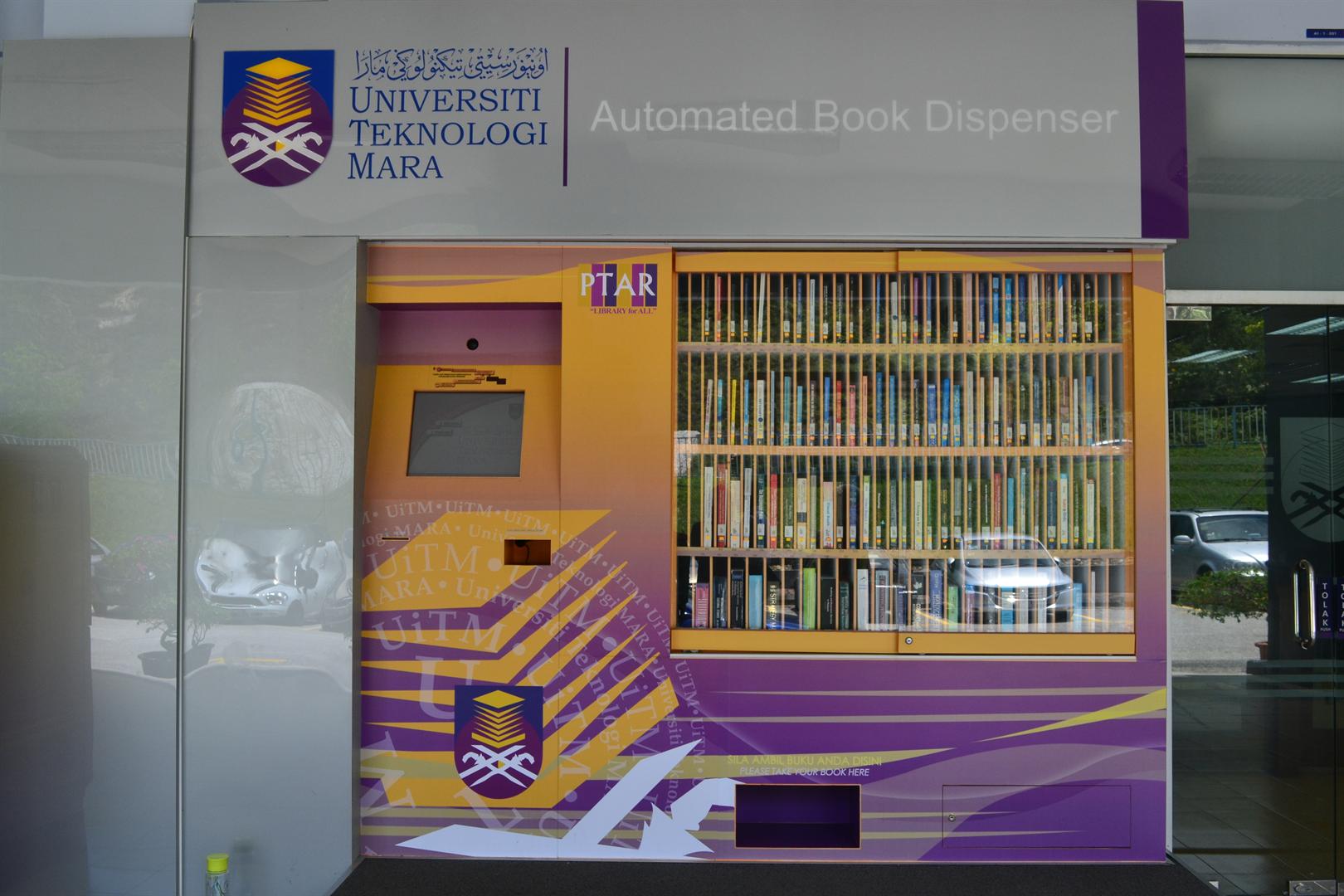 UITM at emaze Presentation