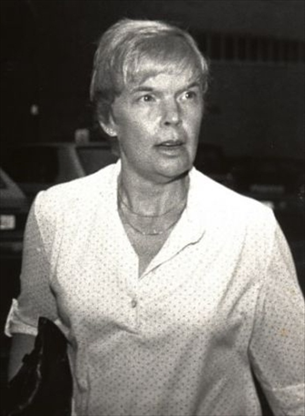 Marybeth Tinning at emaze Presentation