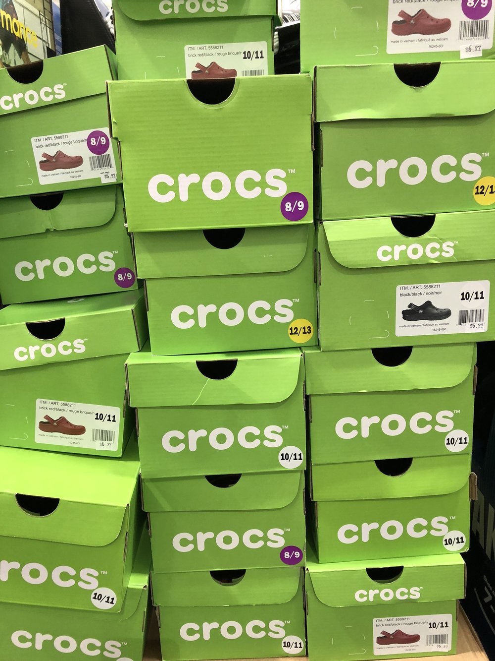 CROCS at emaze Presentation