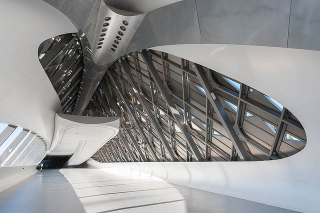 Zaha Hadid at emaze Presentation